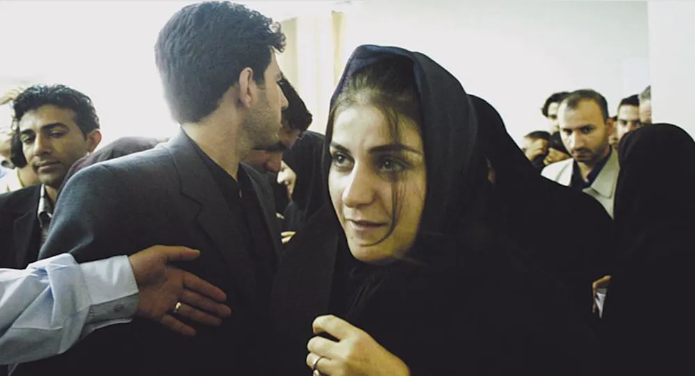 از «زنانه» تا «کارت قرمز»: مستندهای مهناز افضلی و بازپس‌گیری عرصه‌ی عمومی